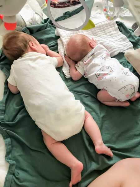 ‘I think your tiny twin saved her sister’s life.’: Mom shares twins ...
