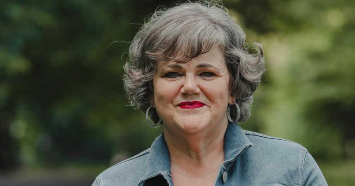 NYC Street Musician Softens Irritated Woman’s Heart In ‘Magic’ Moment ...